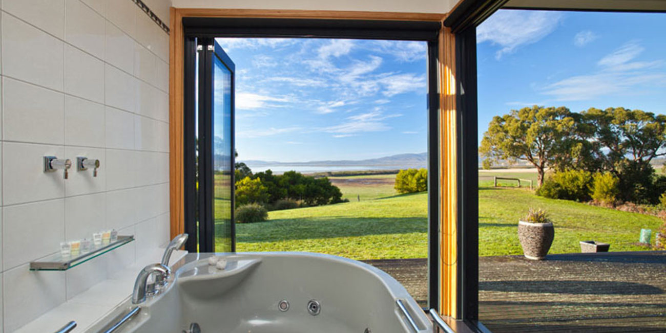 Coastal View Cabins - Luxury Spa Cabin - Cabin for Rent in Wilsons ...