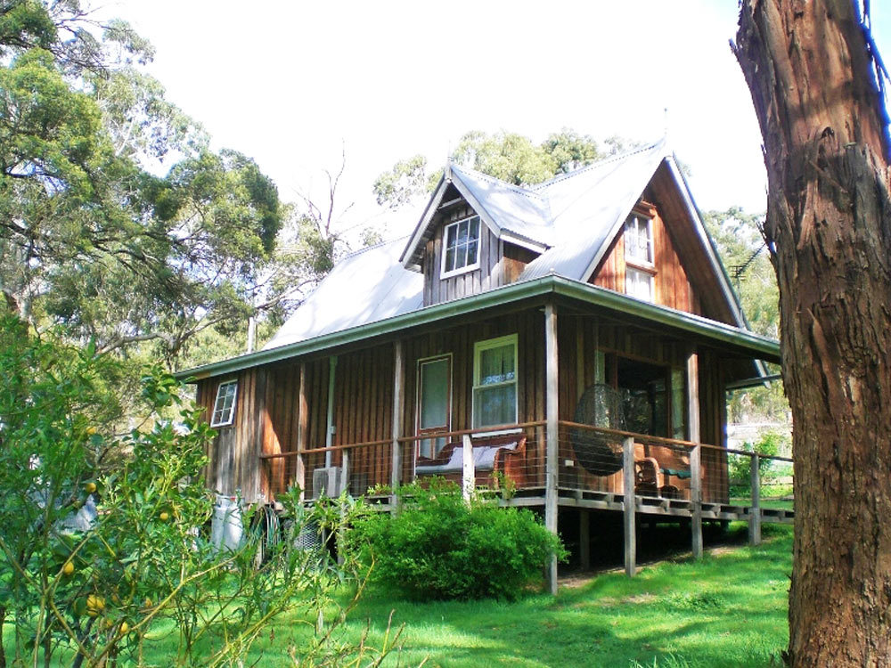 Mount Cole Cottage - Cottage for Rent in Raglan, Goldfields, VIC, AU ...