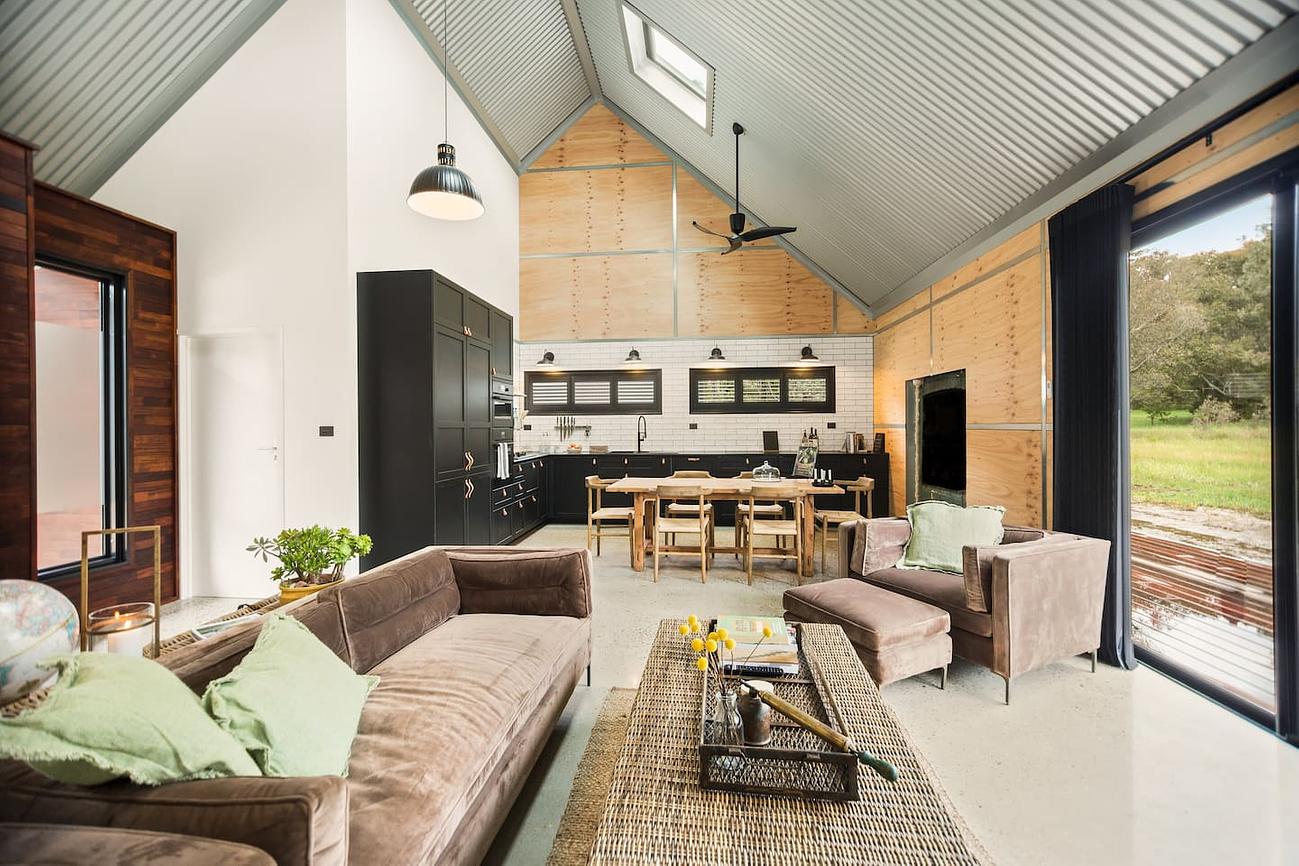 BIG Shed at 3BlackSHEDS - Getaway for the Family - House for Rent in ...