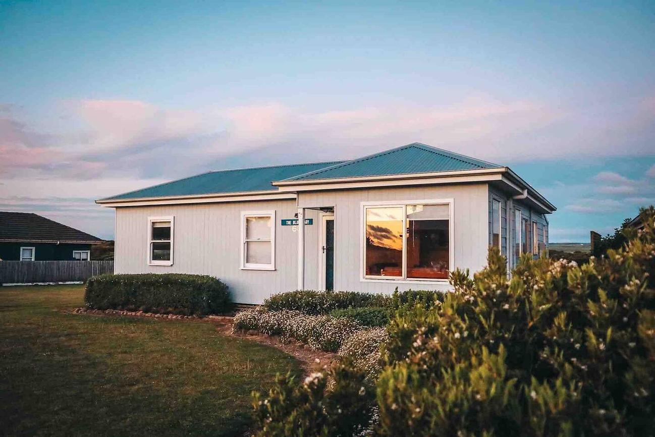 The Blue Lady Cottage - Beach house for Rent in Peterborough, Great ...