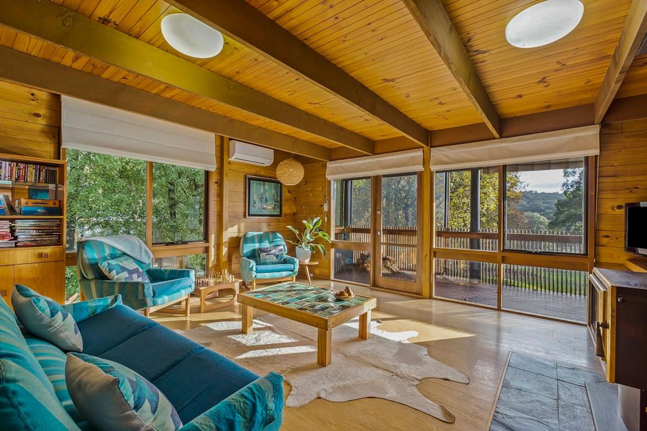 Retro Retreat - Cabin for Rent in Forrest, Great Ocean Road, VIC, AU | Riparide