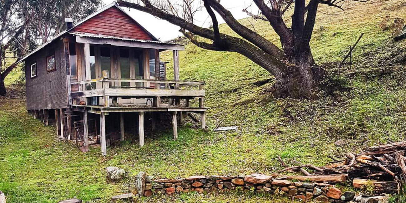 The Willows - Iron Hut - Cabin for Rent in Anglers Rest, High Country ...