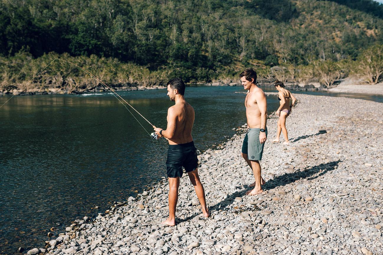 Fishing at Clarence River | Riparide