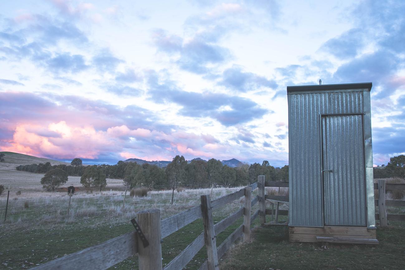 The Hut at Elm Tree Farm - Farm for Rent in Mansfield, High Country ...