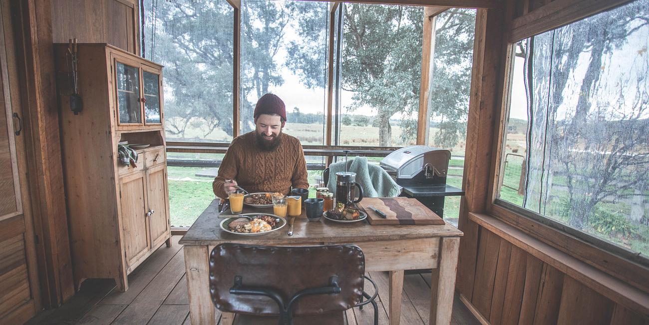 The Hut at Elm Tree Farm - Farm for Rent in Mansfield, High Country ...