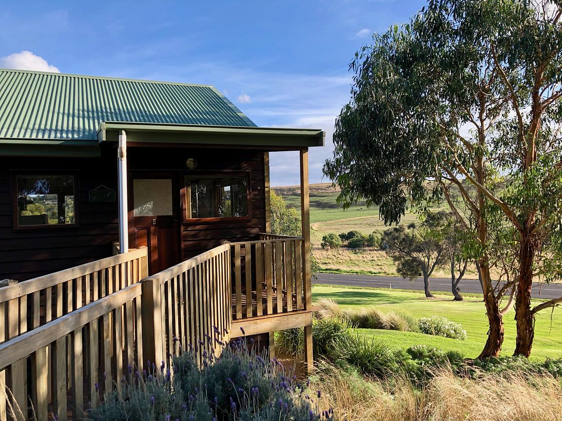 Daysy Hill Country Cottages - Wattle Cottage - Cottage for Rent in Port Campbell, Great Ocean ...
