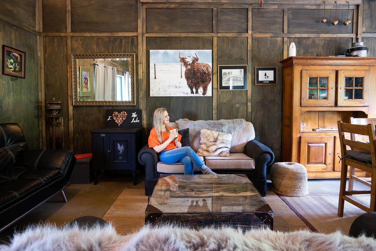 Converted Woolshed - Comfort and Character - Barn for Rent in Lake ...