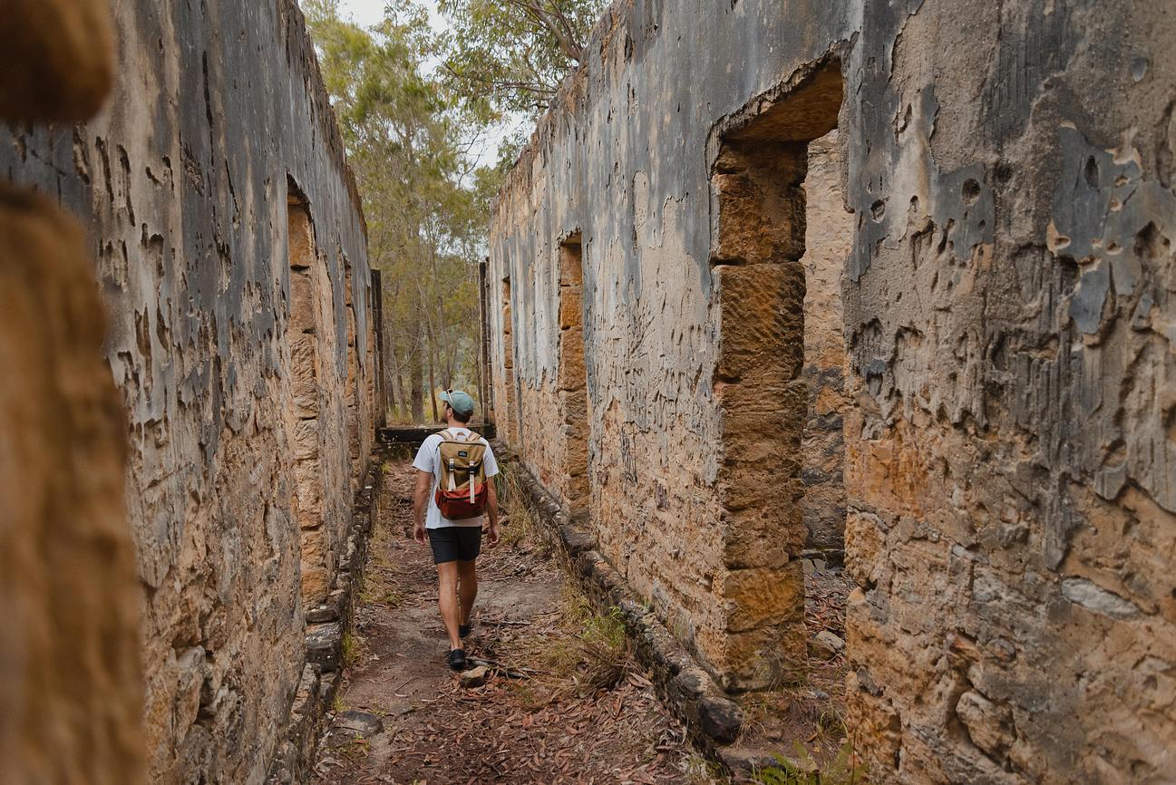 Bushwalk to an Abandoned Hotel | Riparide