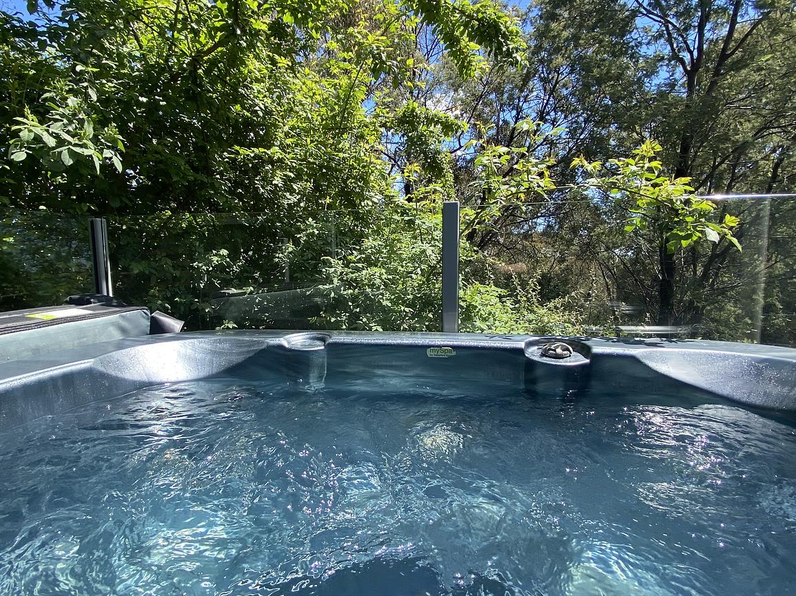 TreeTops - Wood Fire, Outdoor Spa and Great Coffee - Cabin for Rent in Hepburn Springs ...