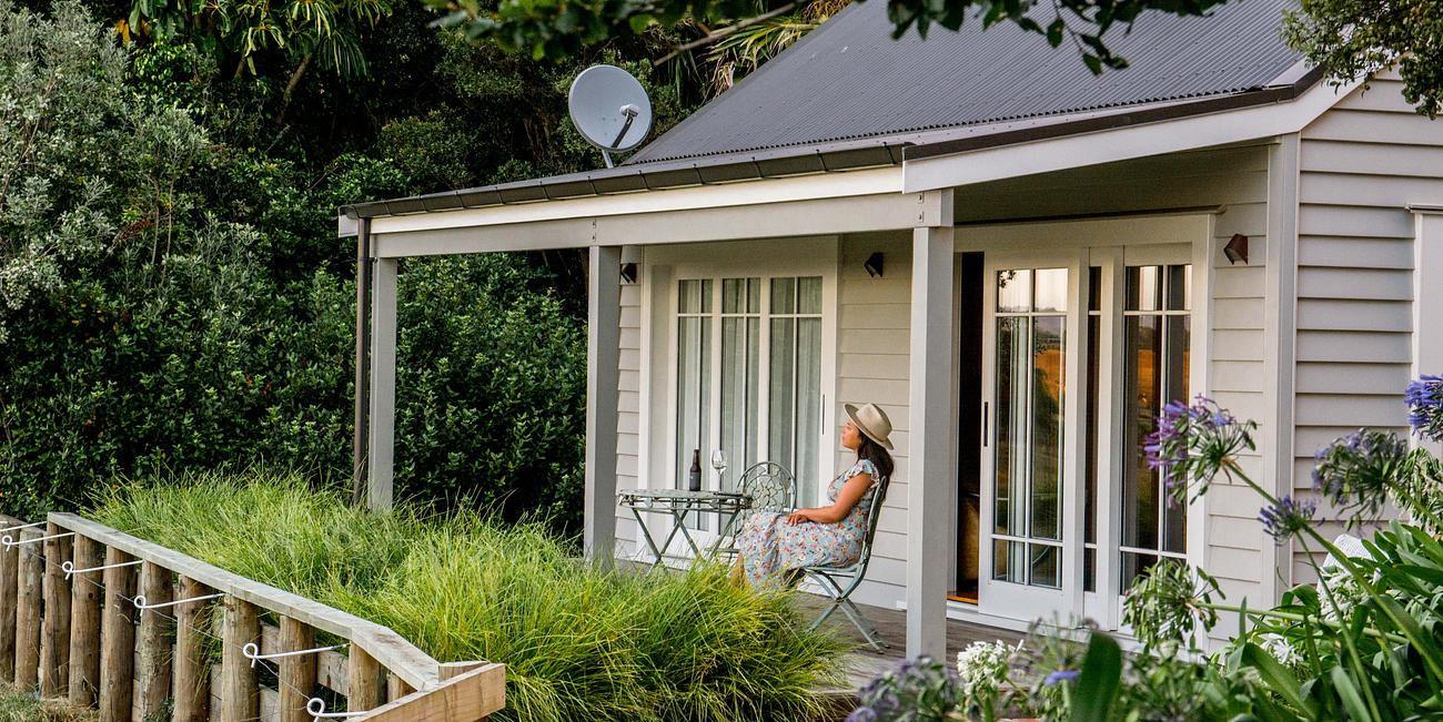 Karaka Seaview Cottage - Cottage for Rent in Karaka, Auckland, NZ ...