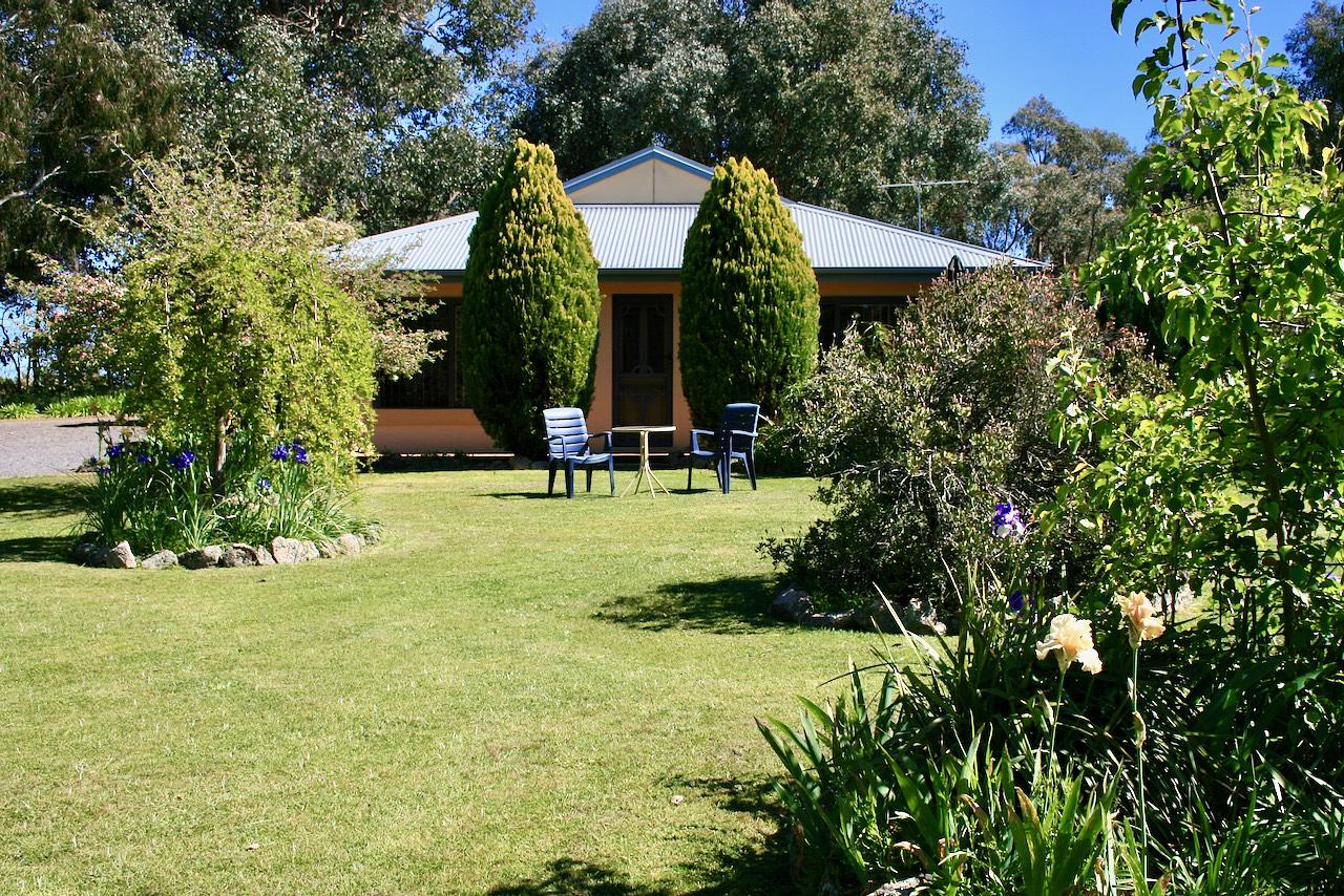 Serena Cottages 2 - Your Beechworth Getaway - Cottage for Rent in ...