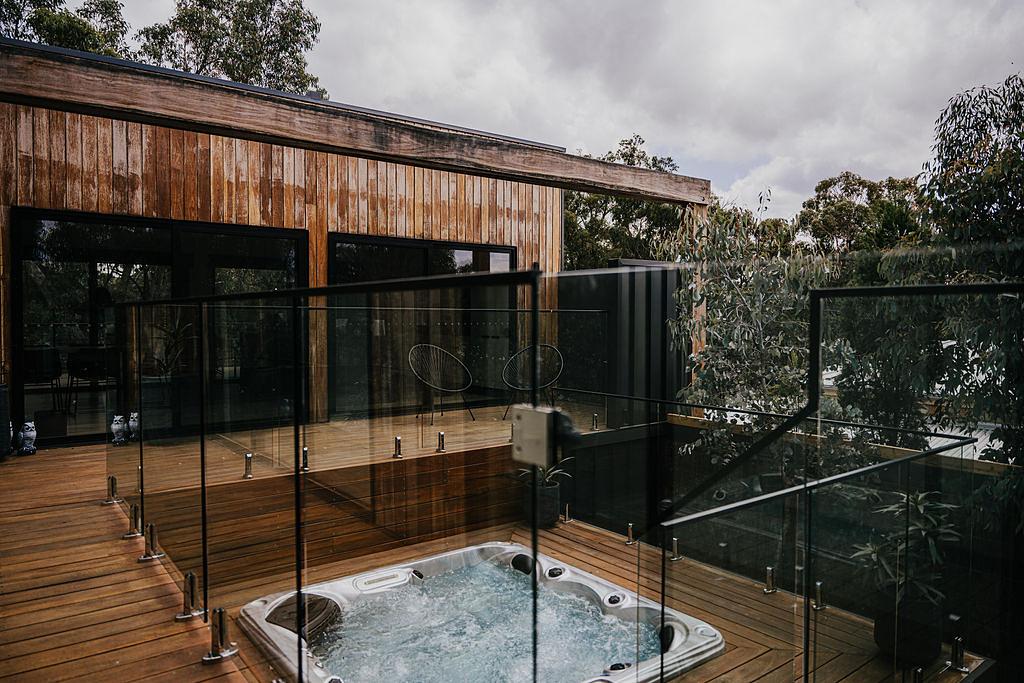 The Deck - Spa, Sauna, Home Cinema! - Luxury house for Rent in Hepburn, Macedon Ranges, VIC, AU ...