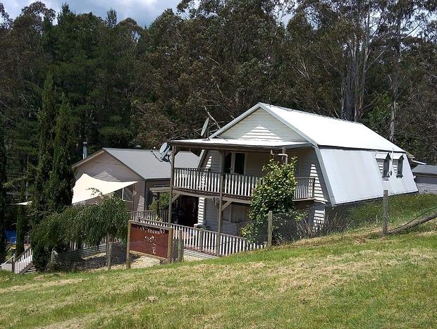Pinnacle View Lodge - Beautiful Dutch Barn style house in Merrijig, base of Mt Buller - House ...