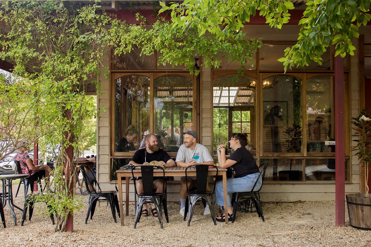 Coffee at The Cafe, Jamieson | Riparide