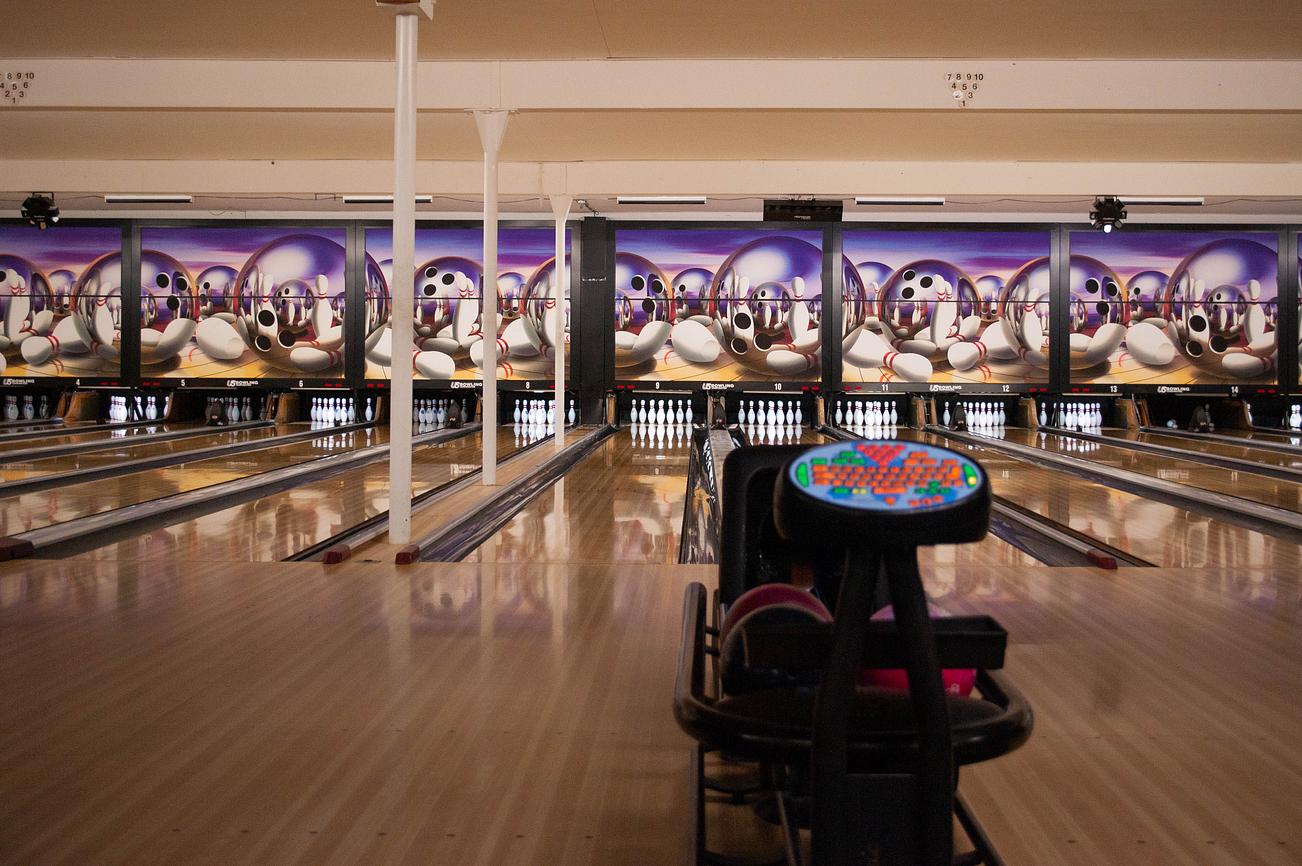 Striking Out at Laurel Lanes | Riparide