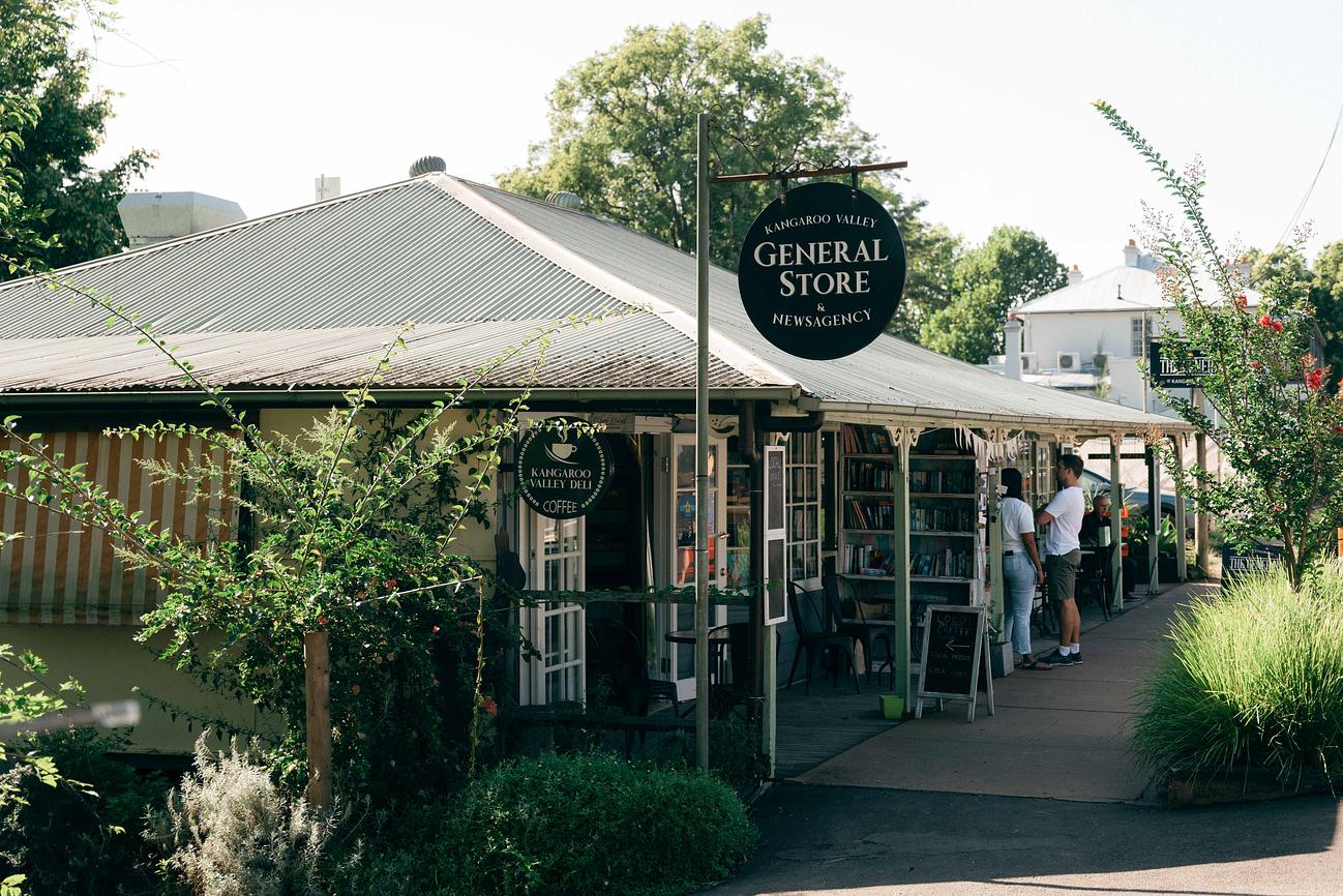 Kangaroo Valley Shopping Strip | Riparide