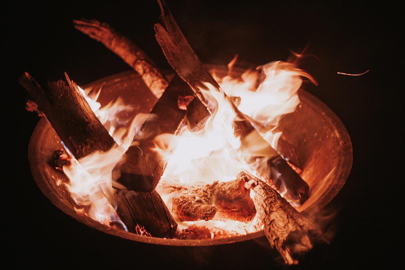 Marshmallows Over the Fire | Riparide