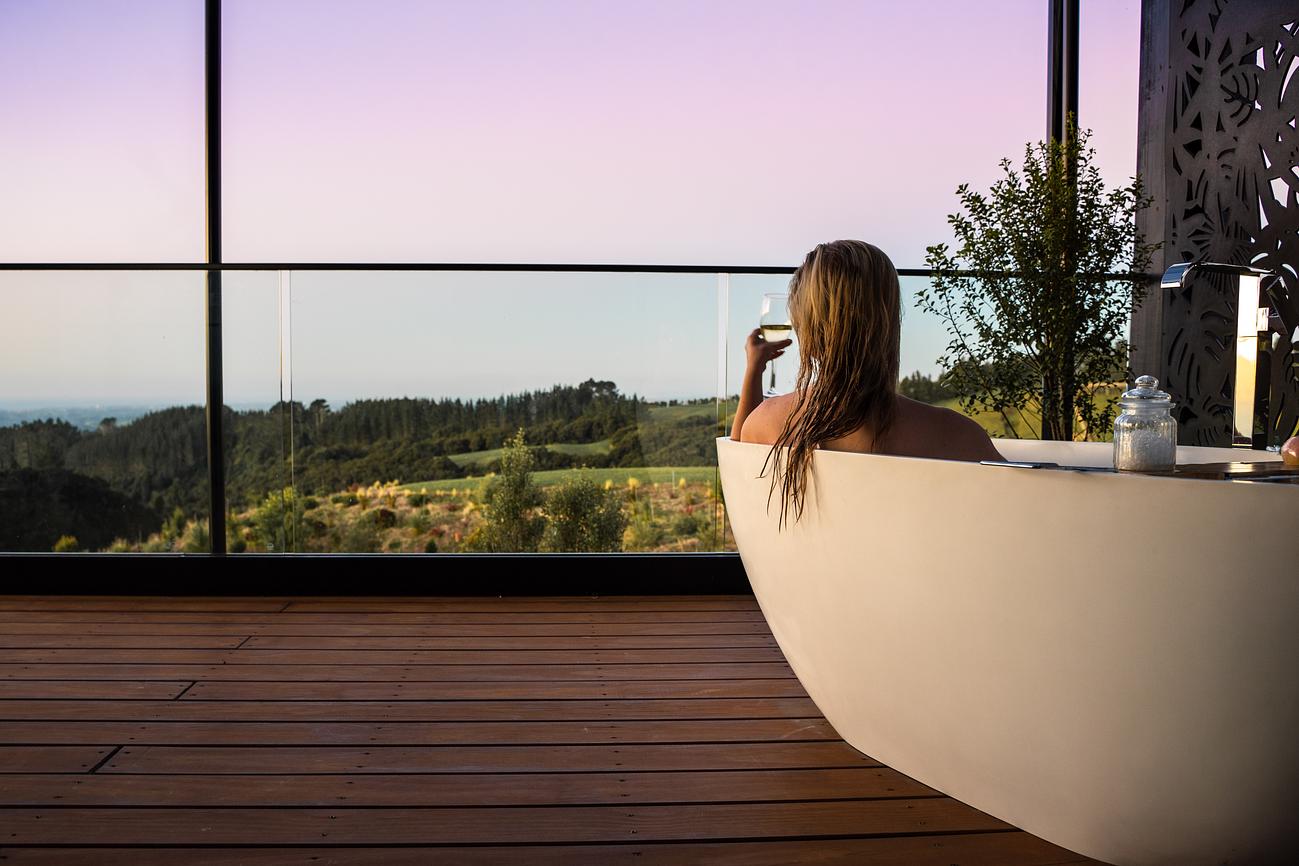 Outdoor Bath with a View | Riparide