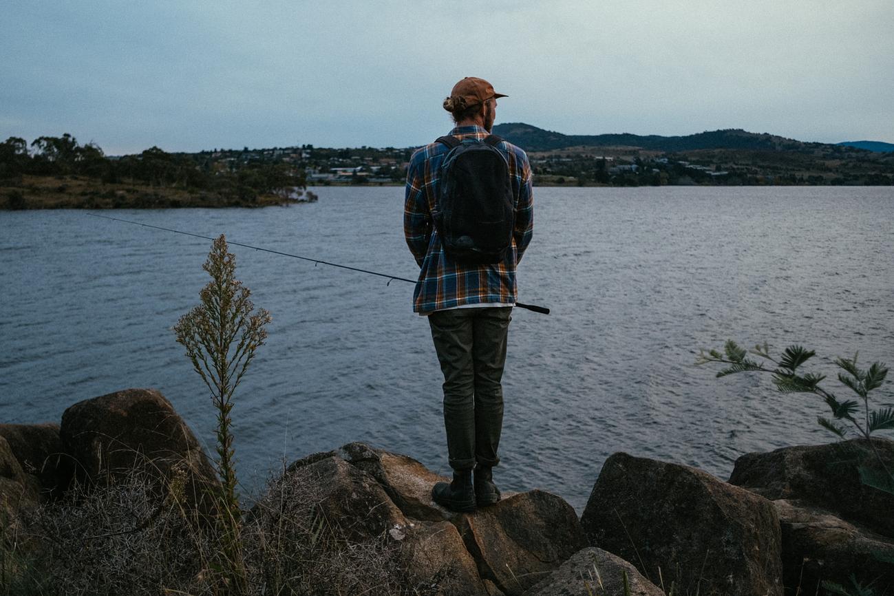 Flicking Lures Around Lake Jindabyne | Riparide