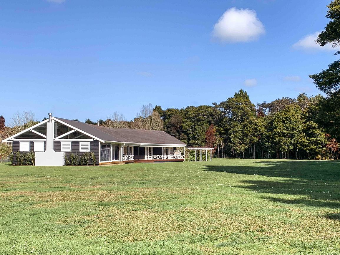 Native Forest Retreat - Rosemount Green - House for Rent in Auckland, NZ | Riparide