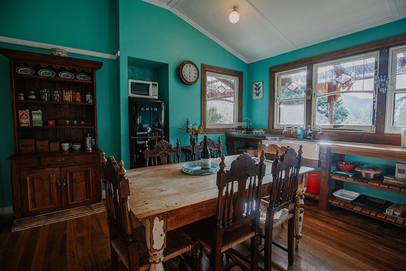 Margate - colourful boho cottage - Cottage for Rent in Warburton, Yarra ...