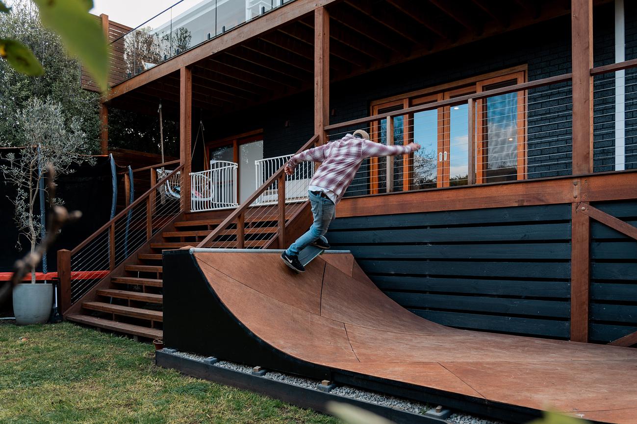 Skate the Mini Halfpipe | Riparide