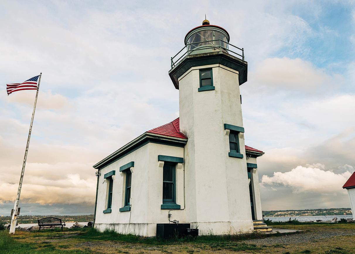 Point Robinson Lighthouse | Riparide