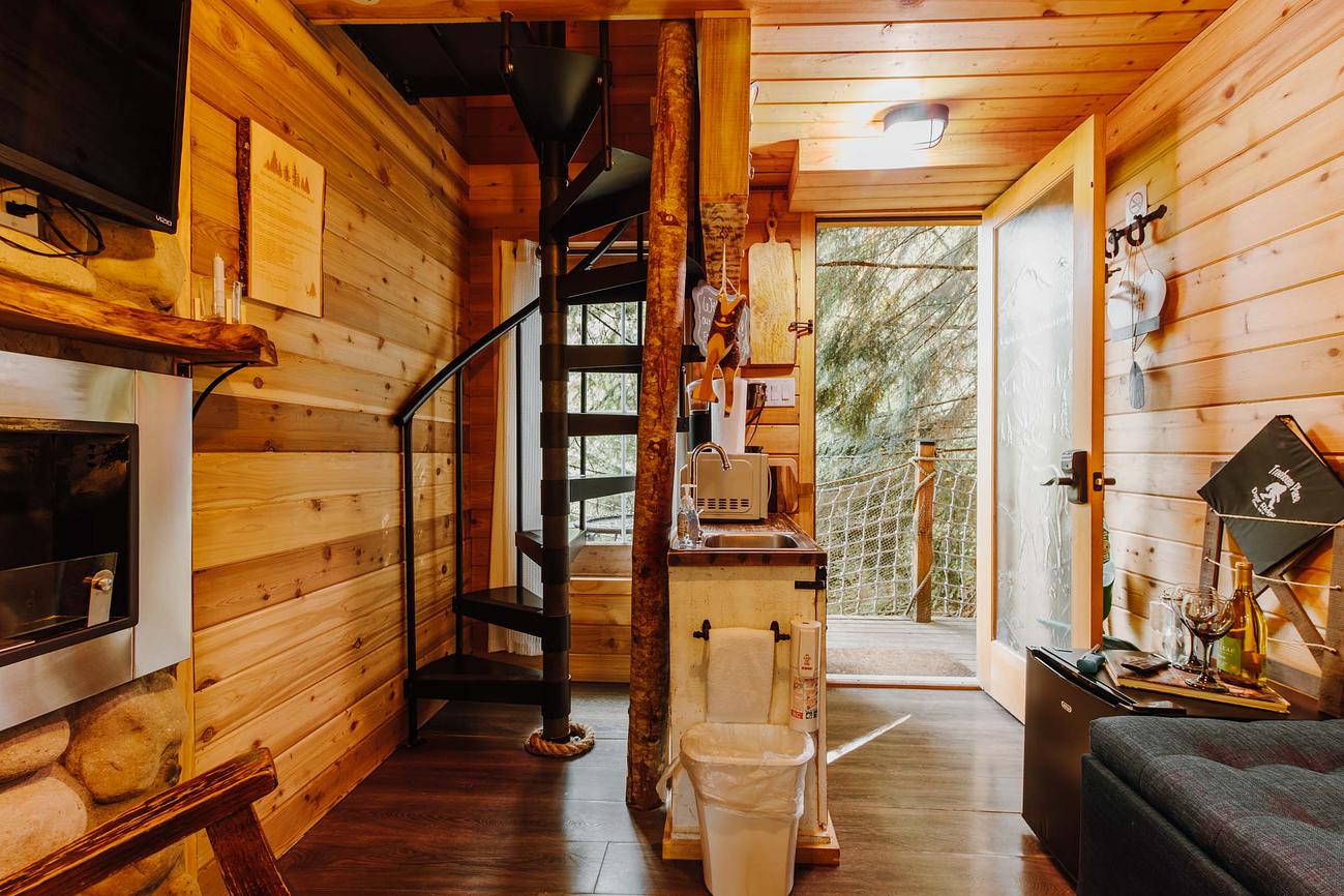 Treehouse Place at Deer Ridge - Treehouse for Rent in Snohomish ...