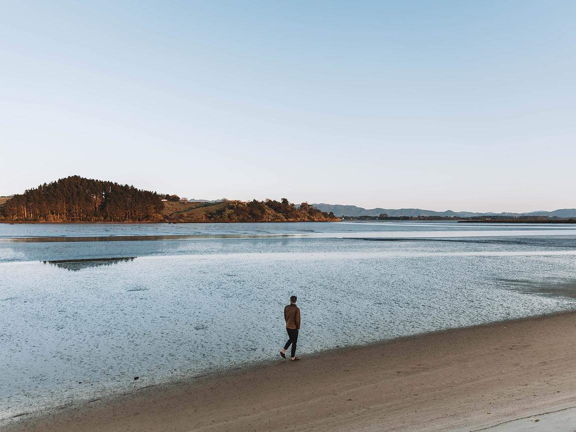 Sunrise Walk on Pahoia Beach | Riparide