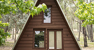 Fawlty Farm - Includes 3 Free Adventures - Lodge for Rent in Taylor Bay ...