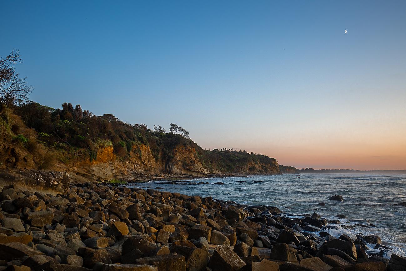 Sunrise at Caves Beach | Riparide