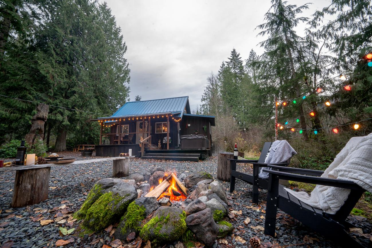 Cozy Cabin @ MT Rainier: Private Hot Tub & sauna - Cabin for Rent in Ashford, Mount Rainier, WA ...