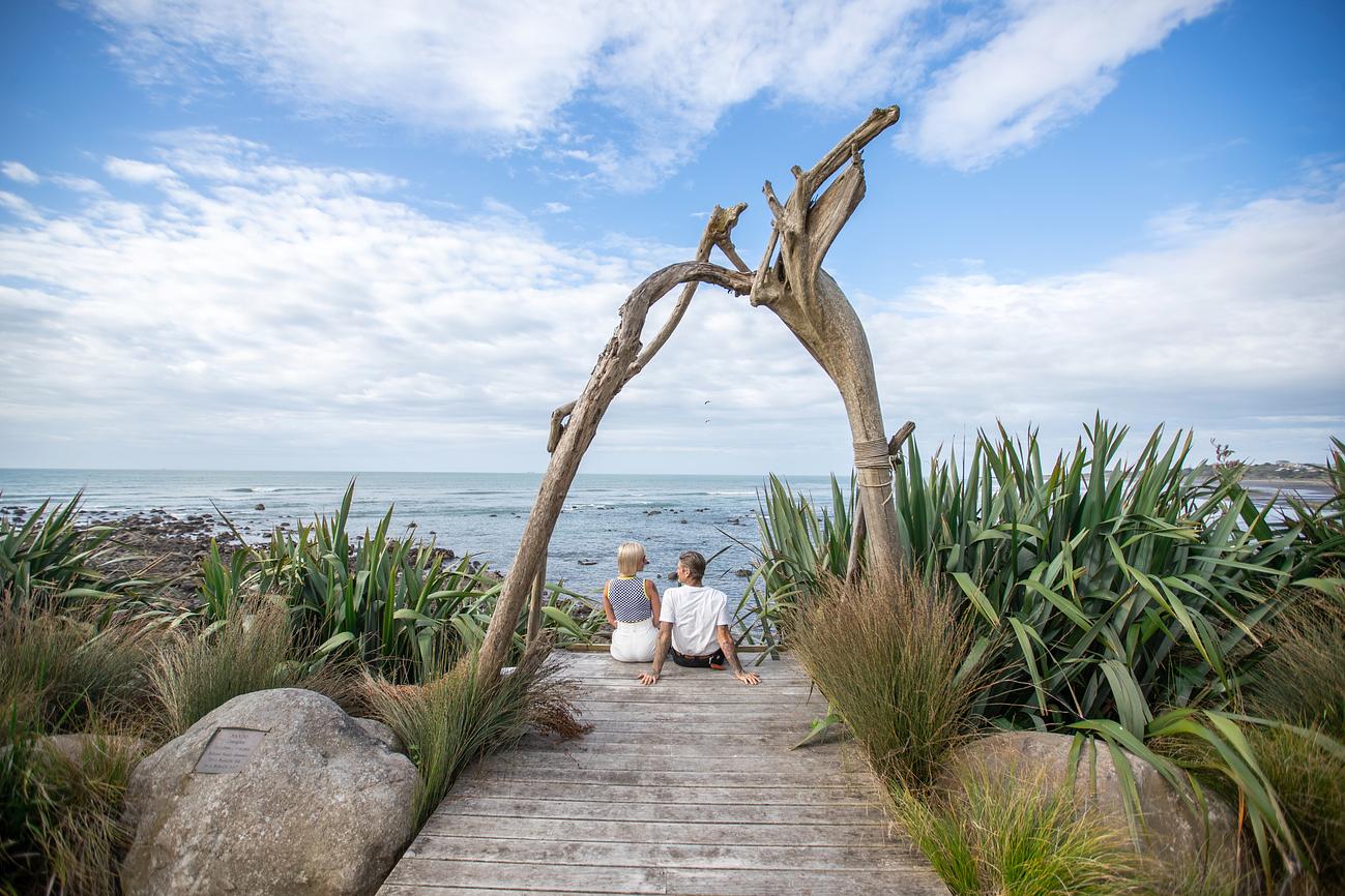 Relax under the Arch | Riparide