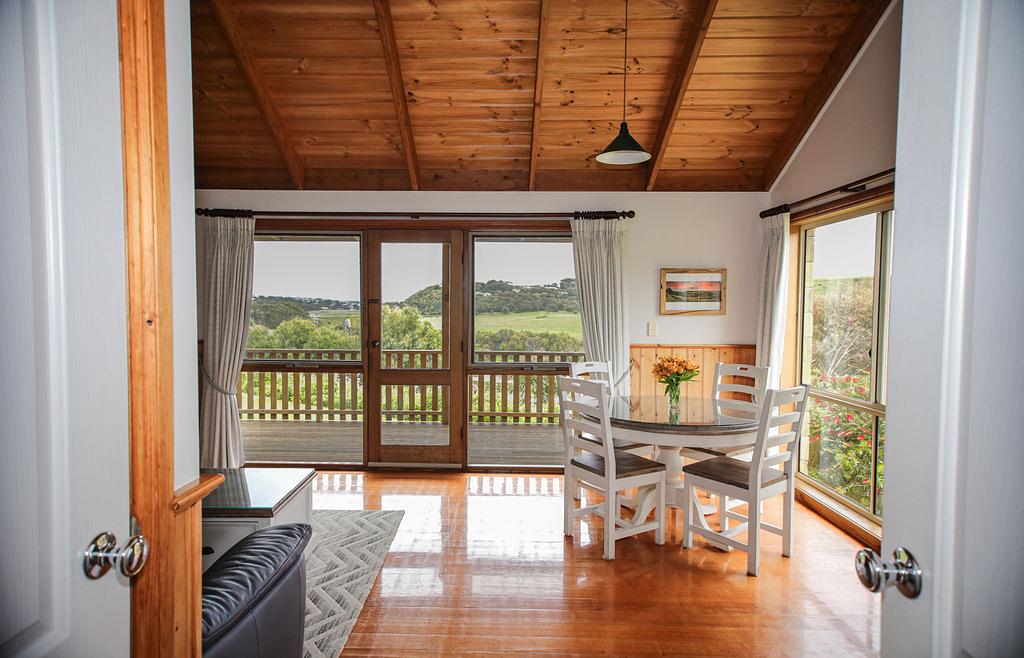 Daysy Hill Country Cottages - Daisy Cottage - Cottage for Rent in Port Campbell, Great Ocean ...