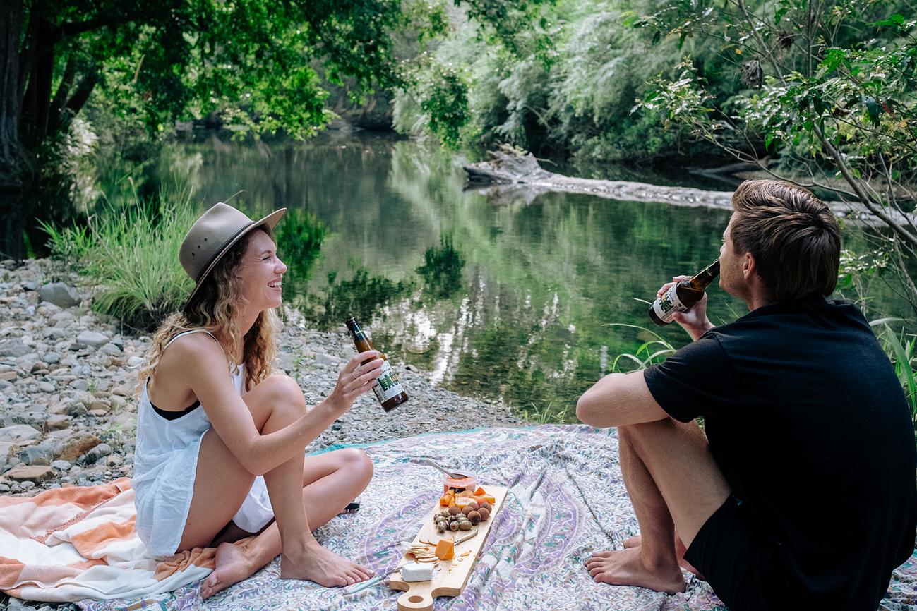 Picnic on the Never Never | Riparide