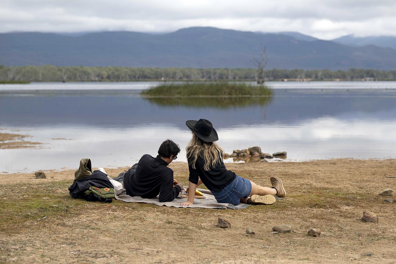 Picnic at Lake Fyans | Riparide