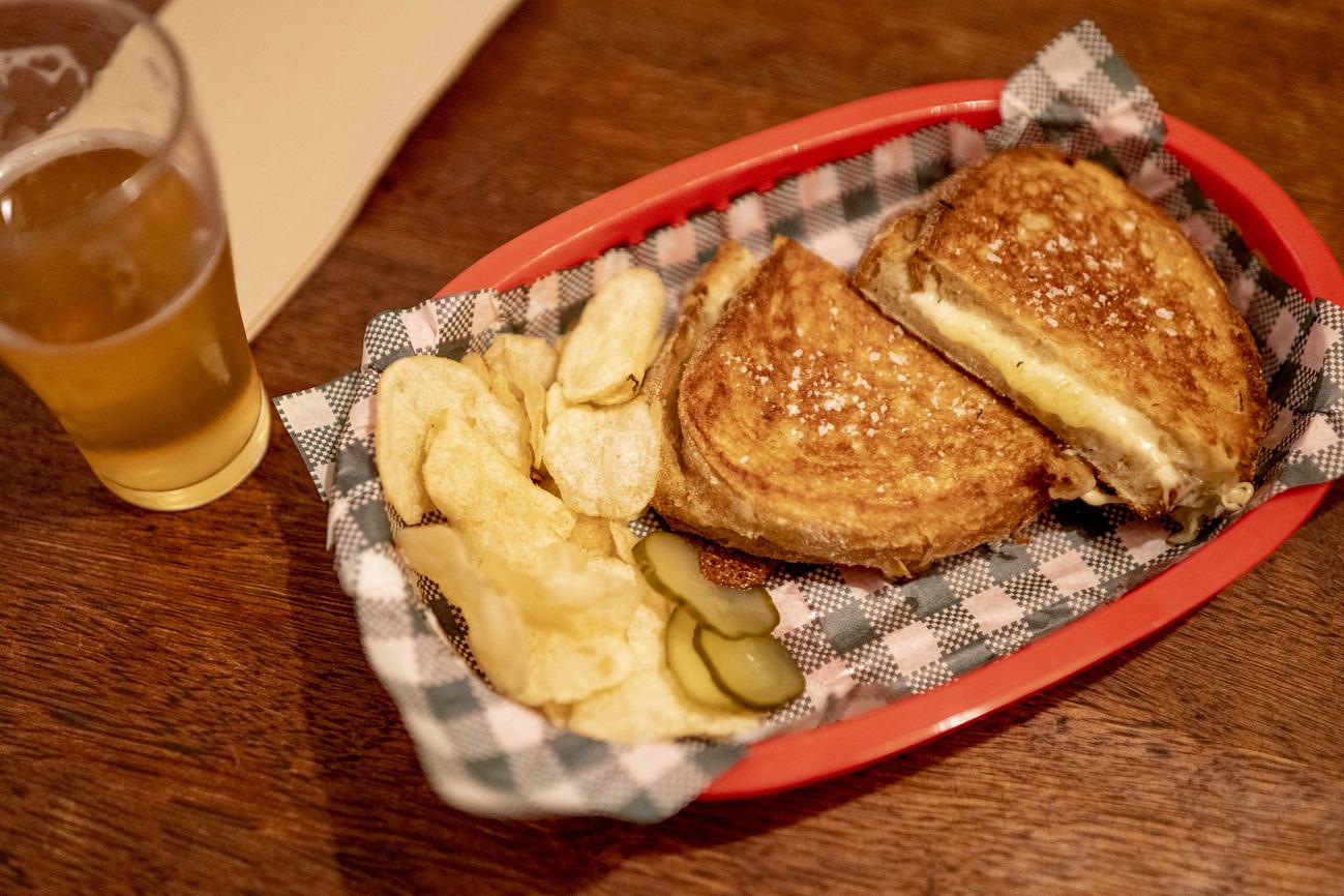 Toasties & beers at Love Shack | Riparide