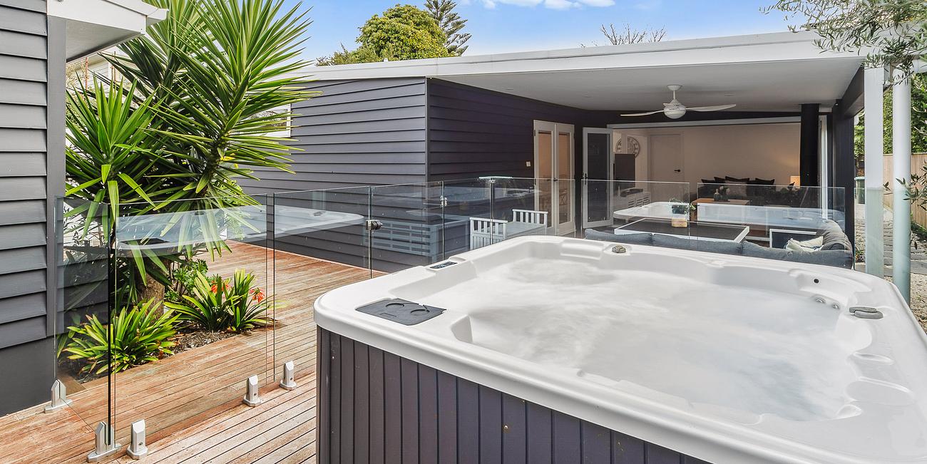 Coastal Chic with hot tub - House for Rent in Rye, Mornington Peninsula, VIC, AU | Riparide