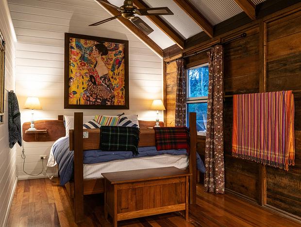 Spacious luxury log cabin near beach, dog-friendly & private @ Bawley ...