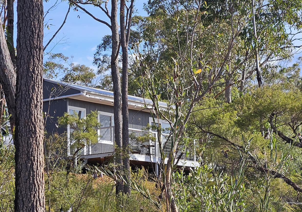 Uluwatu - Cabin for Rent in Kurrajong Heights, Blue Mountains, NSW, AU | Riparide