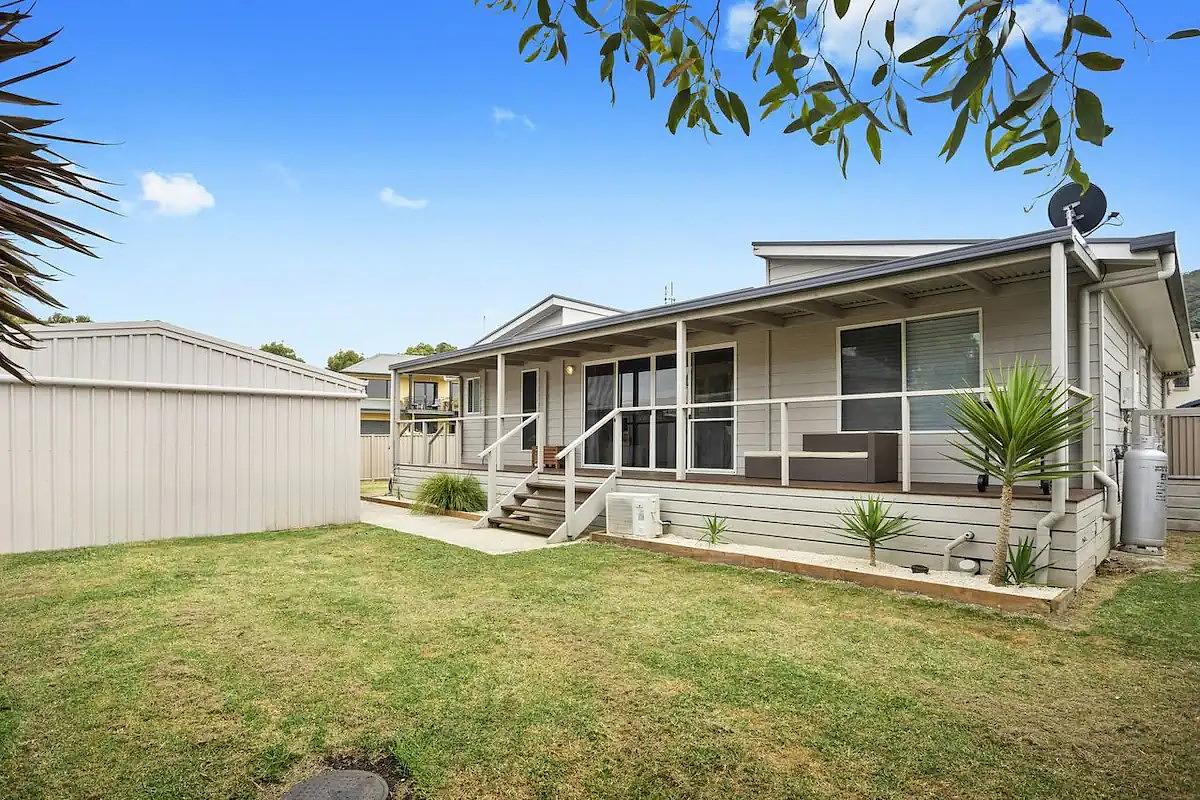 Sandy Retreat at Apollo Bay - House for Rent in Apollo Bay, Great Ocean Road, VIC, AU | Riparide