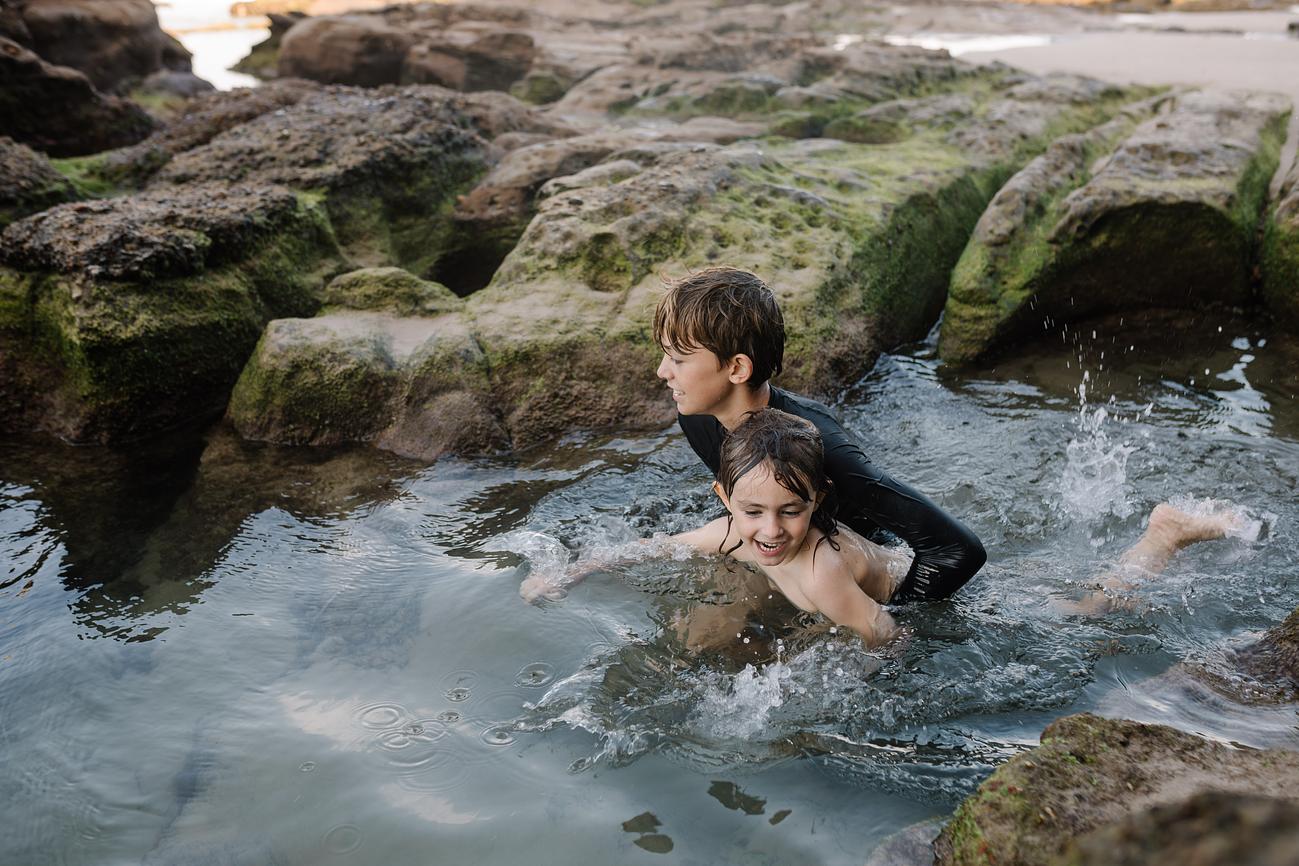 Exploring Caves Beach | Riparide