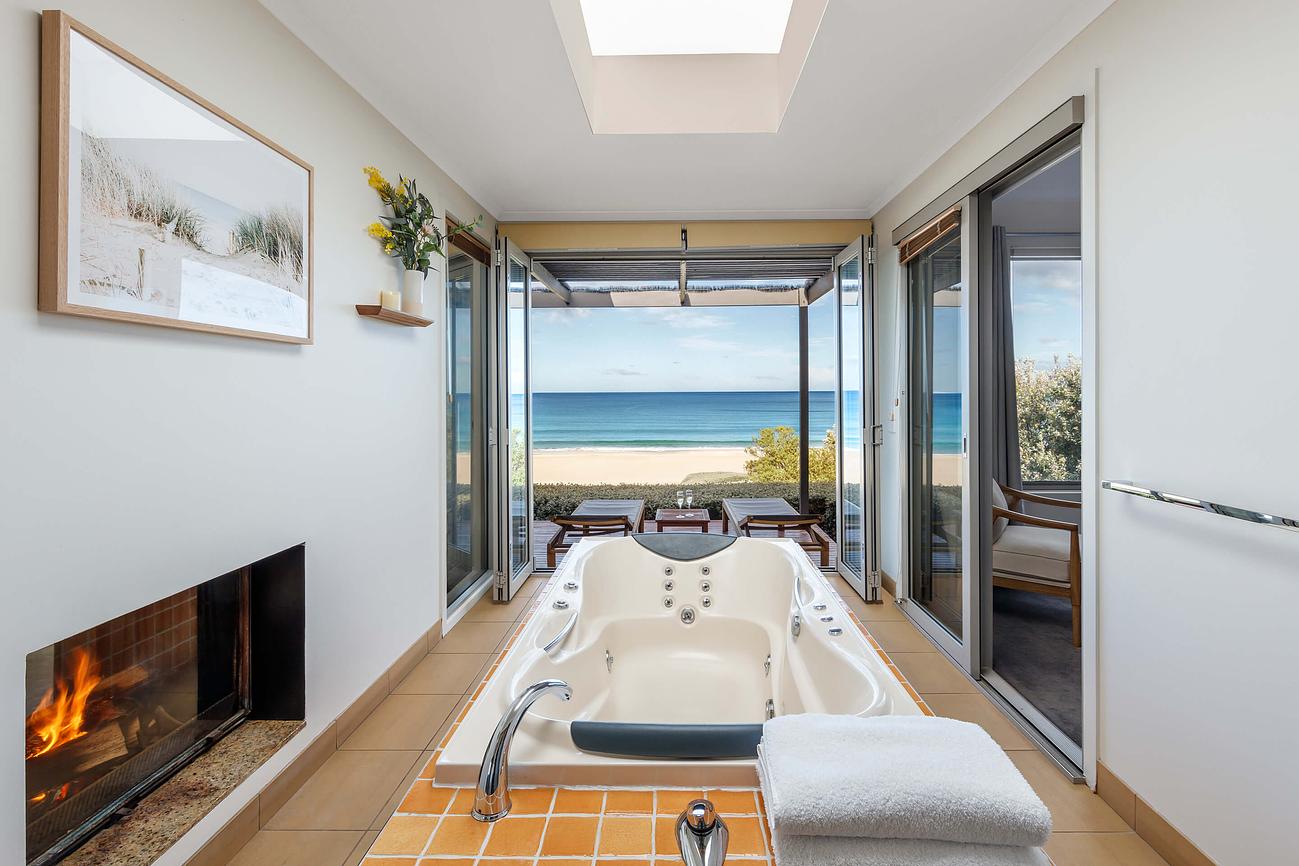 Chocolate Gannets Beachfront Luxury Villas - Villa for Rent in Apollo Bay, Great Ocean Road, VIC ...