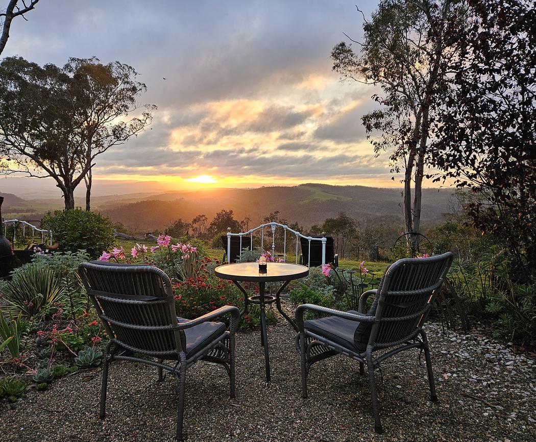 Wattle Views with Outdoor bath - Tiny house for Rent in Rydal, Blue Mountains, NSW, AU | Riparide