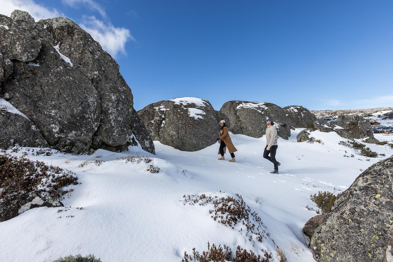 Snow Walk Through Perisher Village | Riparide
