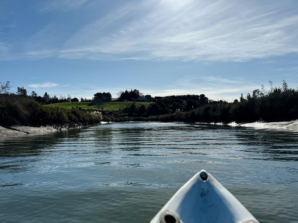 Kayaking up the Wainui River | Riparide