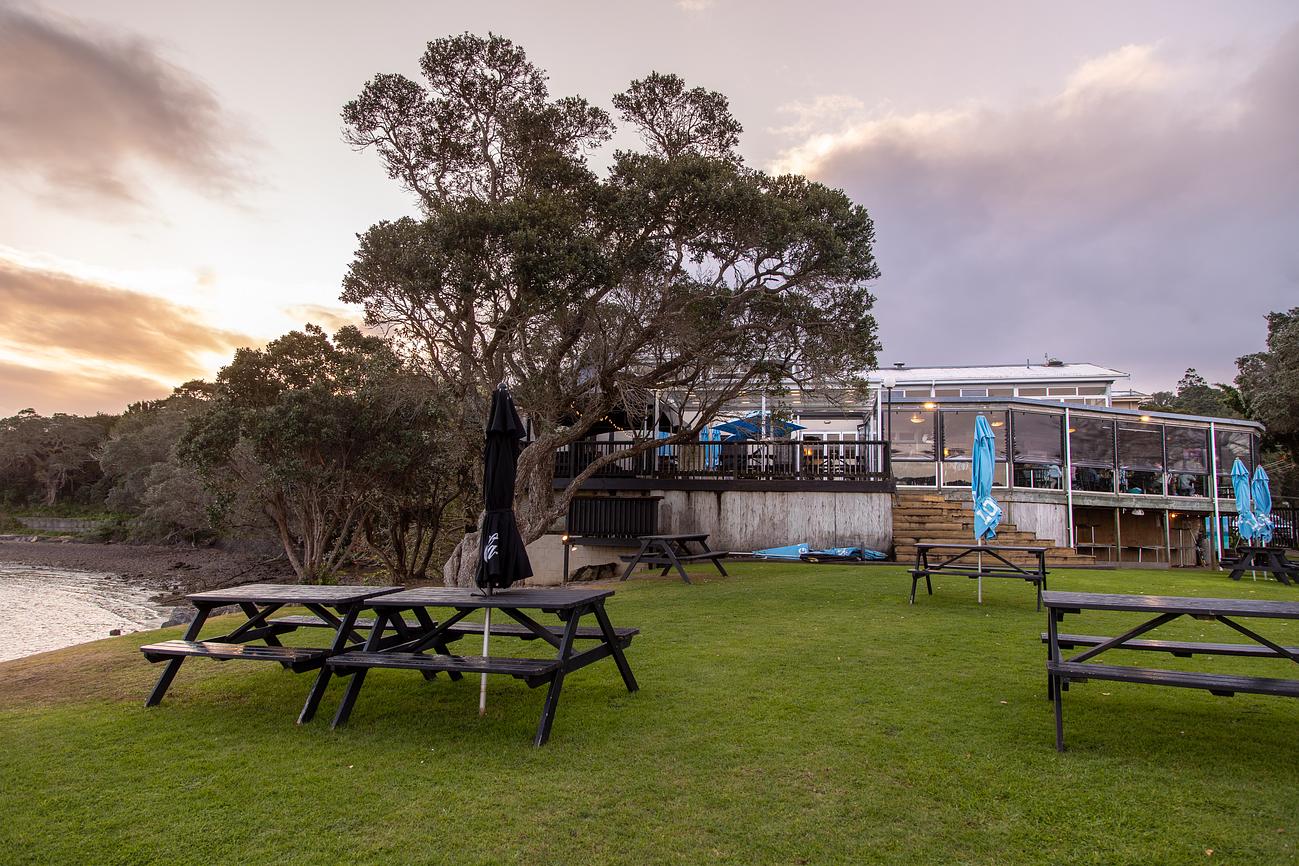 Food and views at Parua Bay Tavern | Riparide