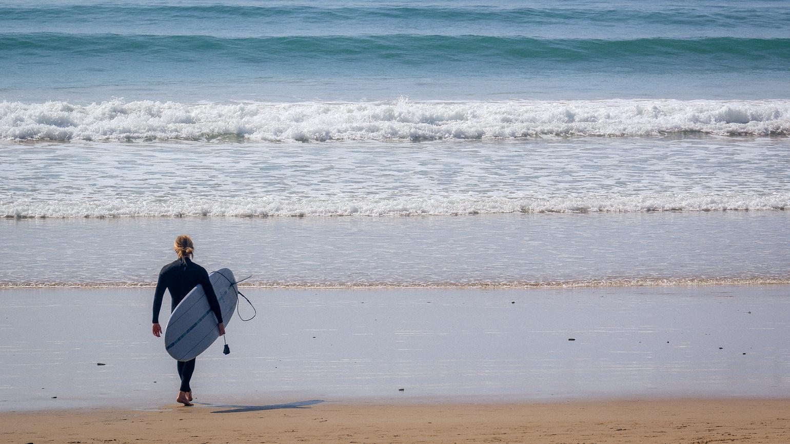 Surfing at Lorne Point | Riparide