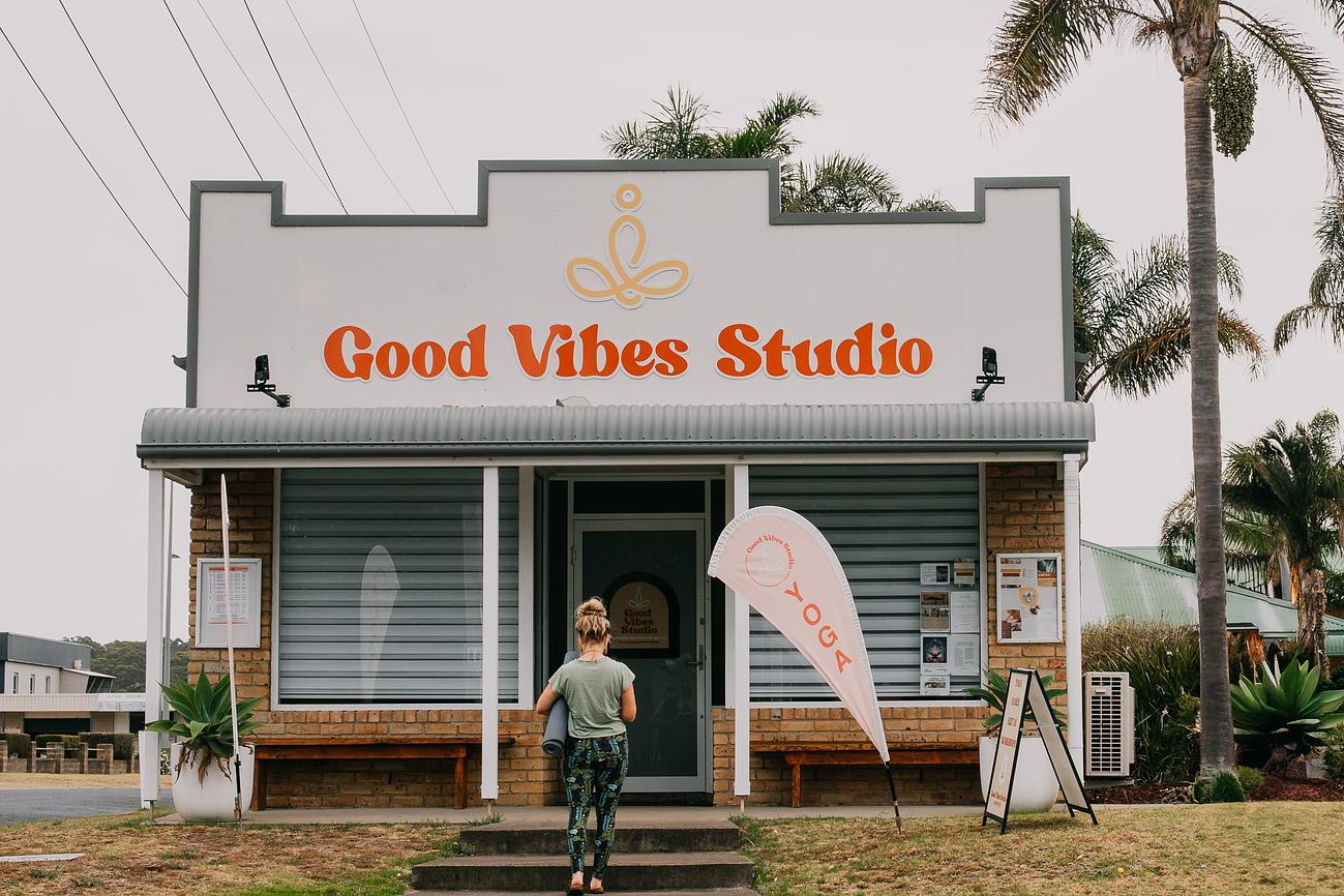 Yoga with Good Vibes Studio | Riparide