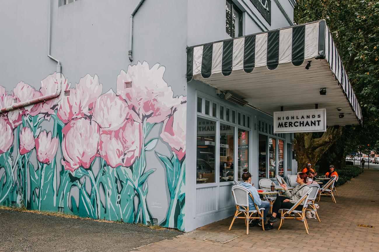 Lunch at the Merchant Cafe | Riparide